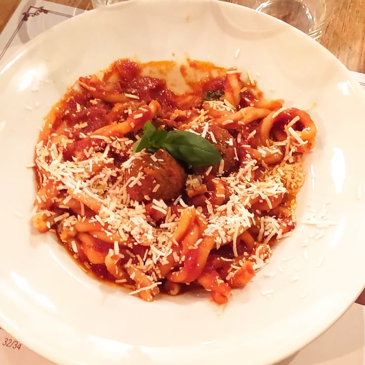 Polpetta Trastevere Roma, Italy Tonnarelli con tomates cherry Pachino y ...