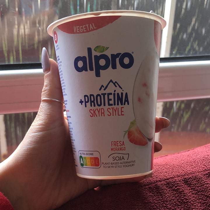 Alpro Yogur Skyr style Fresa Review | abillion