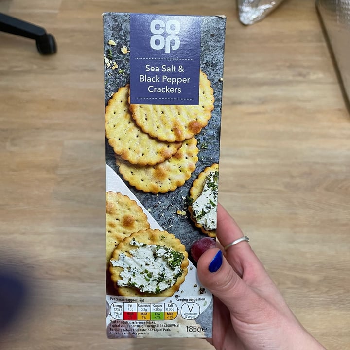 Coop Sea salt & Black pepper crackers Review | abillion