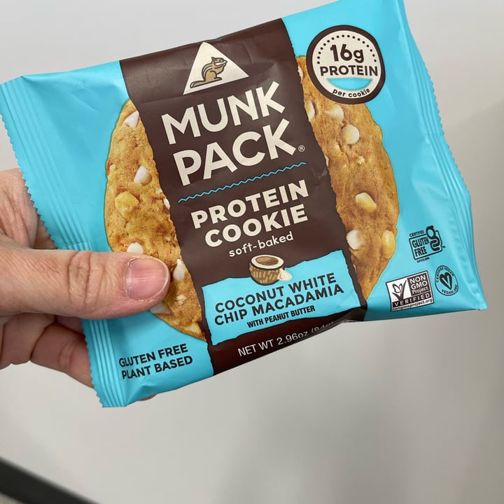 Munk Pack Munk Pack Coconut White Chip Macadamia Protein Cookie Review ...