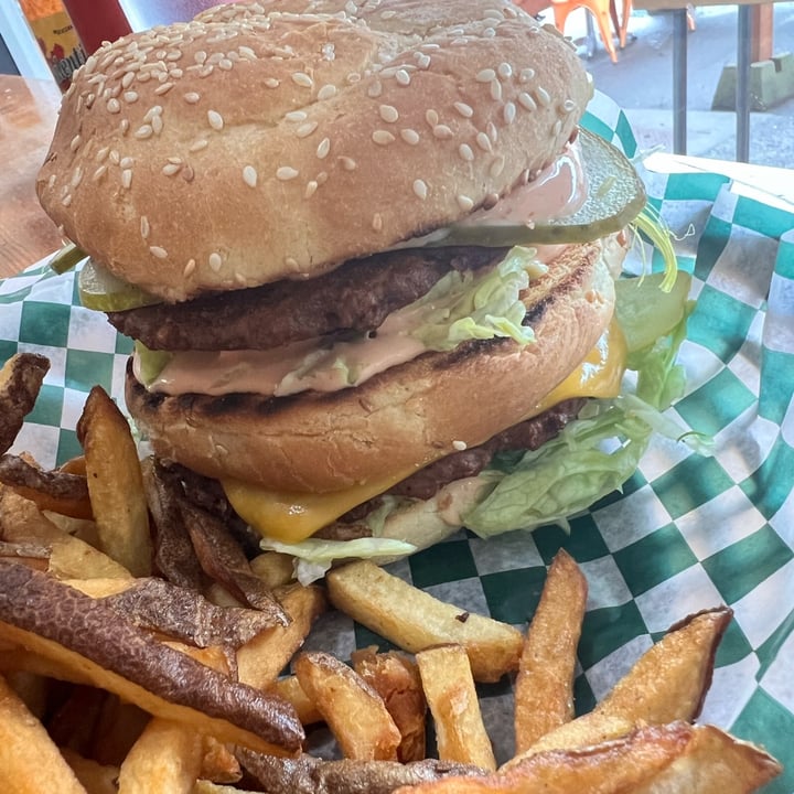 Fern Cafe and Bakery Fernwood, Victoria, Canada Big Mac-Daddy Burger ...