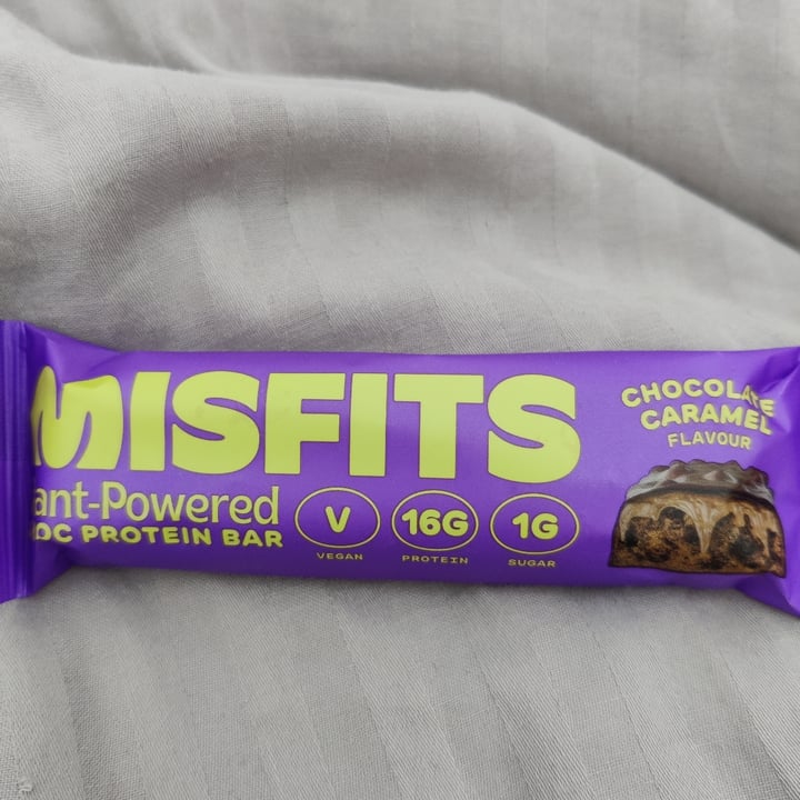 Misfits Plant Powered Chocolate Caramel Protein Bar Review | abillion