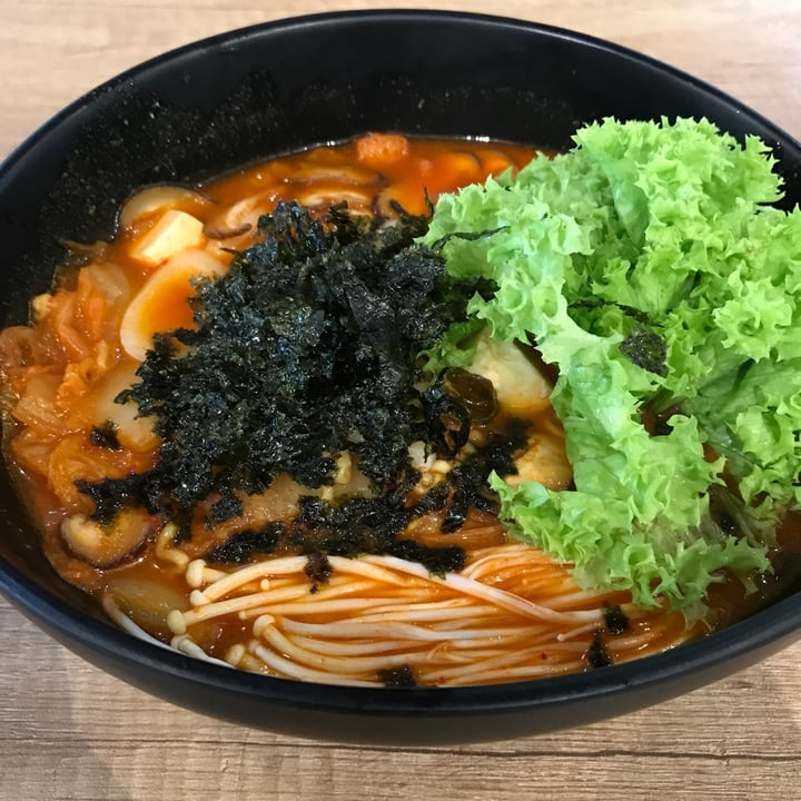 Saute-San Kallang, Singapore Kimchi Jjigae Ramen Review | abillion