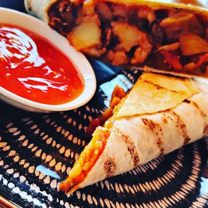 Boston Lock Café United Kingdom Breakfast Burrito Review | abillion