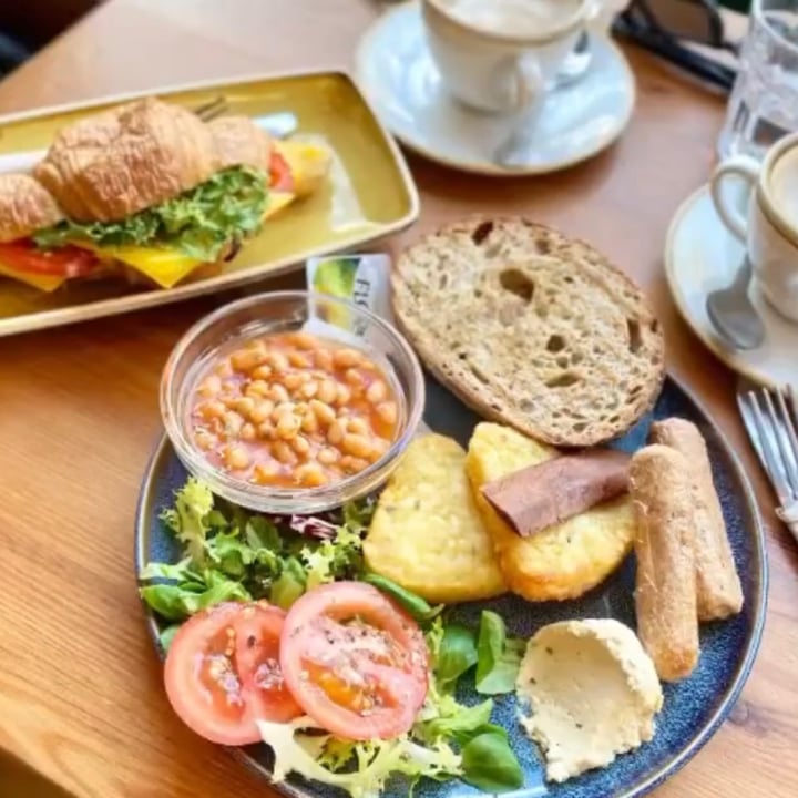 Kave Cafe United Kingdom Vegan Breakfast And Cheeze & Tomato Croissant ...