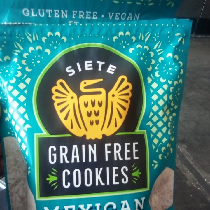 Siete Family Foods Mexican wedding cookies Review | abillion
