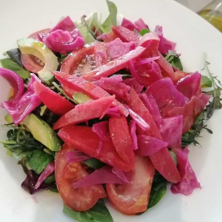 Zoi health/food/drinks Arese, Italy insalatona di misticanza e avocado ...