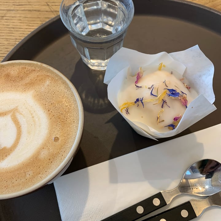 Café ARAN Altstadt-Lehel, München, Germany Cappuccino Veg Review | abillion