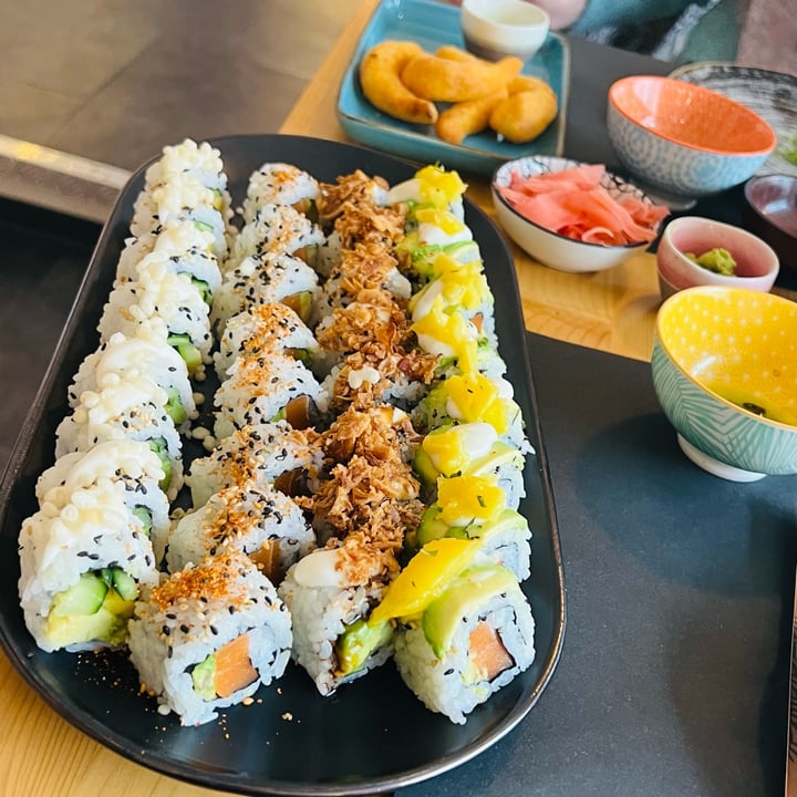 Mun Sushi Bar - Roma Roma, Italy Spicy Tuna Roll Vegan Review | abillion