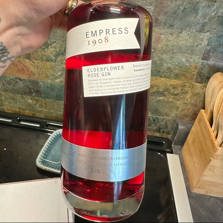 Empress 1908 Elderflower Rose Gin Review | abillion