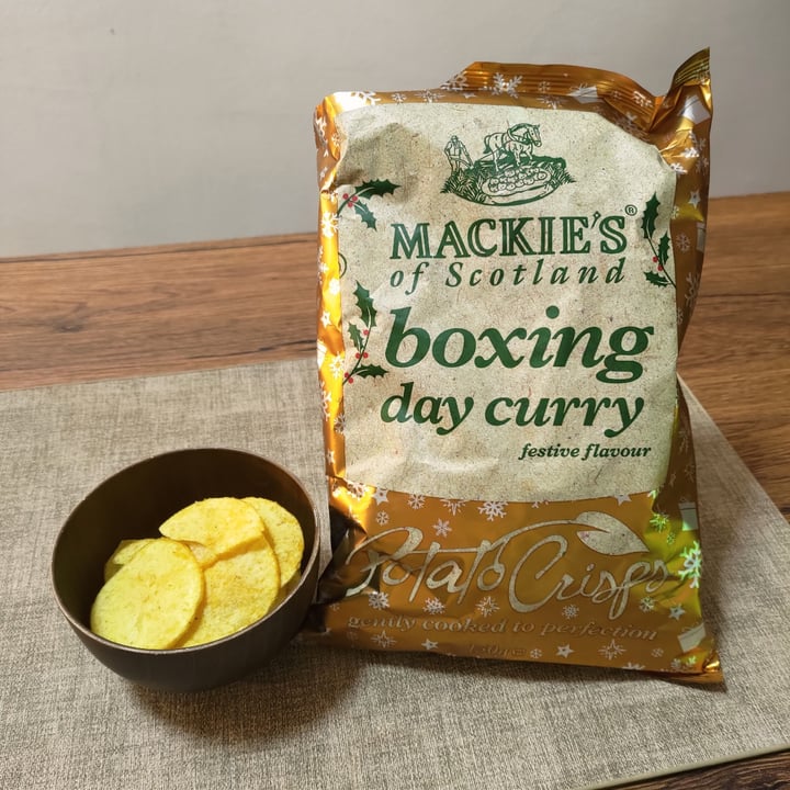 Mackie's of Scotland Boxing Day Curry Flavour Crisps Review | abillion