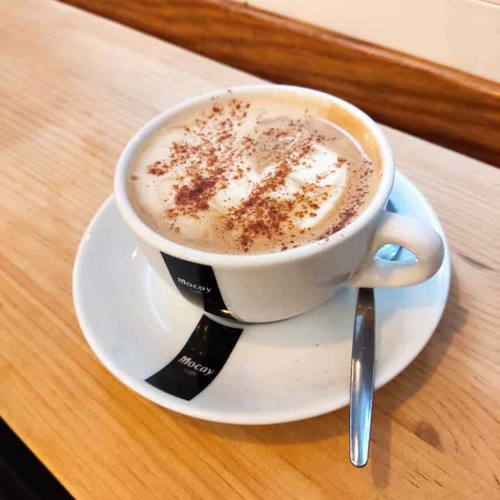 Vlend Coffee Shop A Coruña, Spain Toffe late con nuez caramelizada y ...