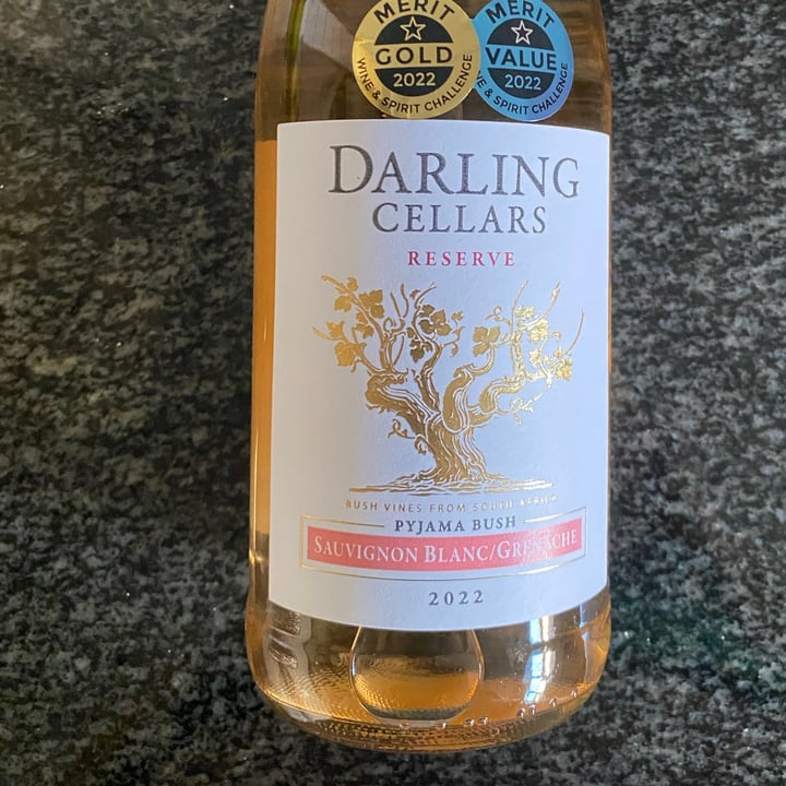 Darling Cellars Sauvignon Blanc/Grenache Review | abillion