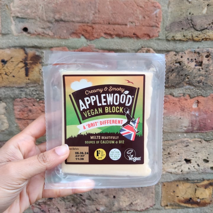 Applewood Creamy & Smoky Applewood Vegan Block Review | abillion