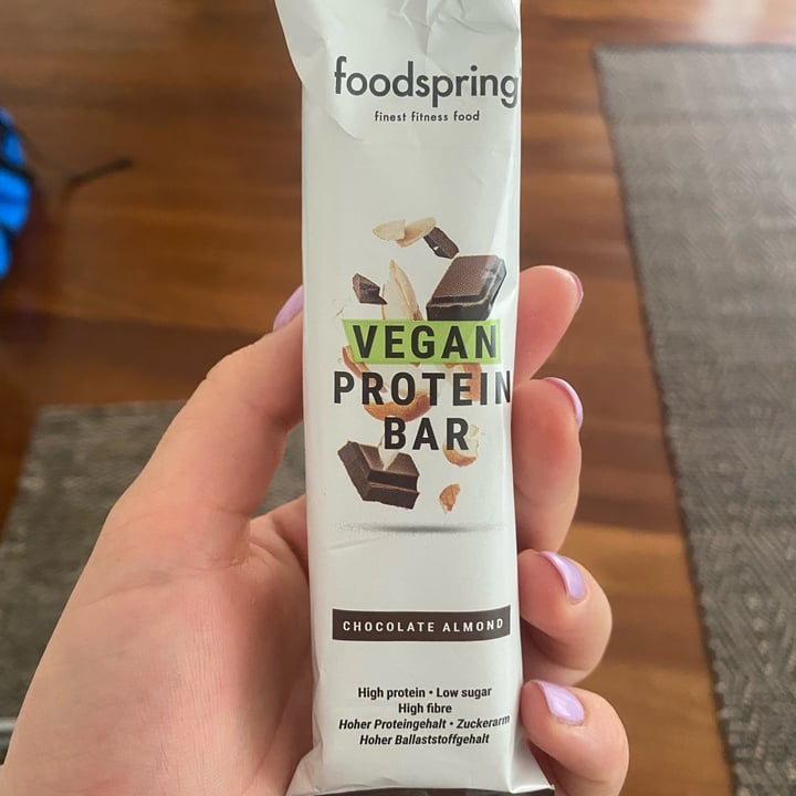 Foodspring Vegan Protein Bar Chocolate Almond Review | abillion