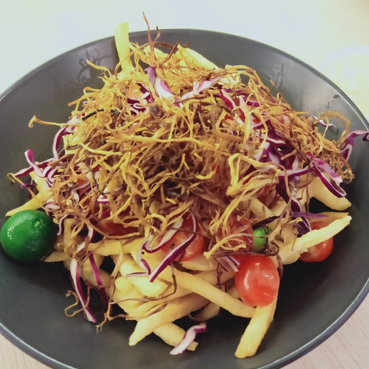 Well Loft Outram, Singapore The Loaded Enoki Shoestring Fries Review ...