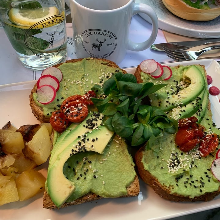 Elk Bakery Verona, Italy Avocado toast Review | abillion