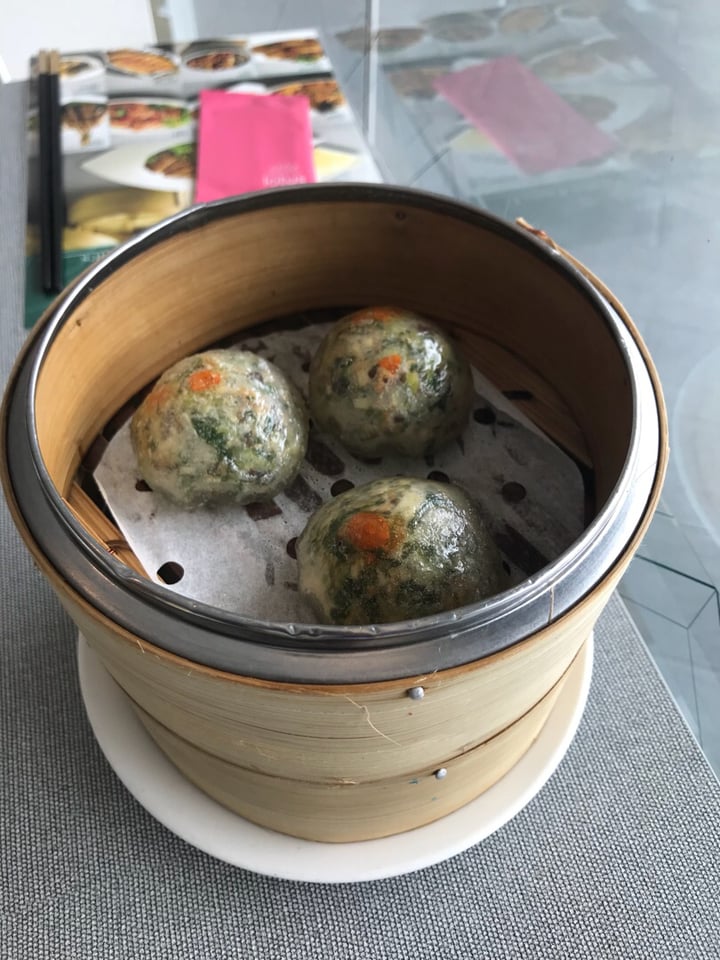 Lotus Kitchen Outram, Singapore Crystal Veg Dumpling Review | abillion