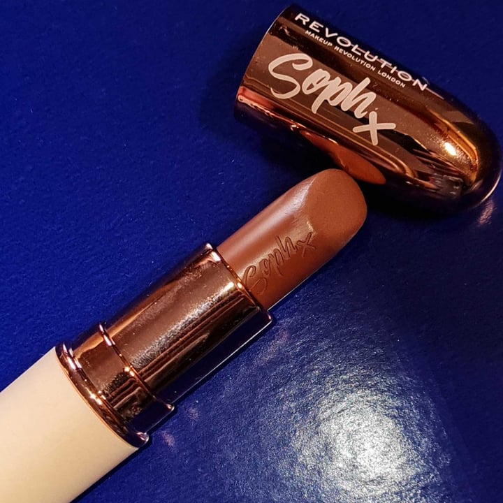 Makeup Revolution London Soph Nude Lipstick Fudge Review | abillion