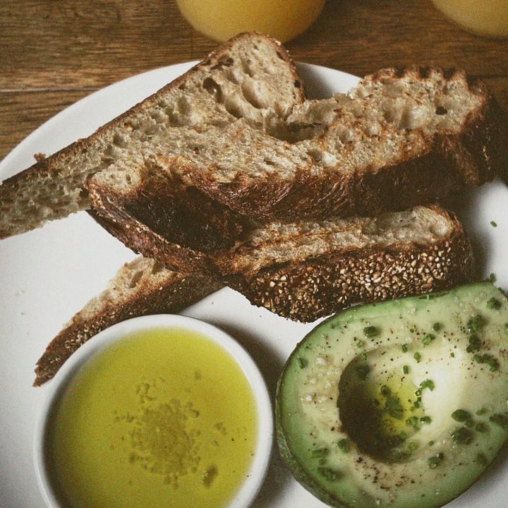 El Pan De La Chola Miraflores, Peru Tostadas con palta y aceite de ...