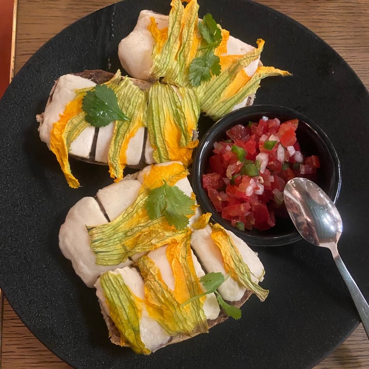 Zanaya Juárez, Ciudad de México, Mexico Molletes tradicionales ...
