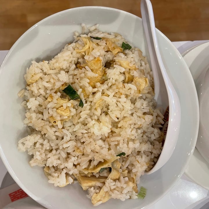Loving Hut Archway United Kingdom Vegan egg fried rice Review | abillion