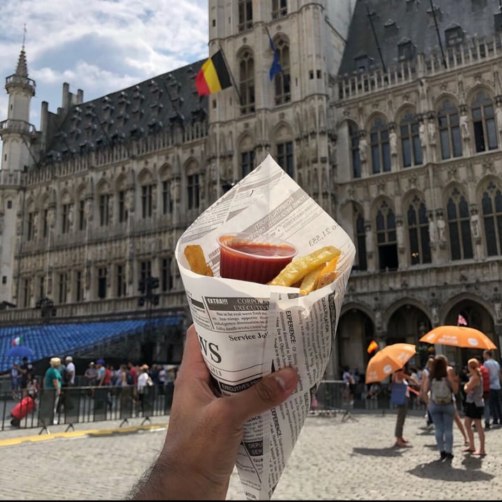 Café Georgette Bruxelles, Belgium Belgian Fries Review | abillion