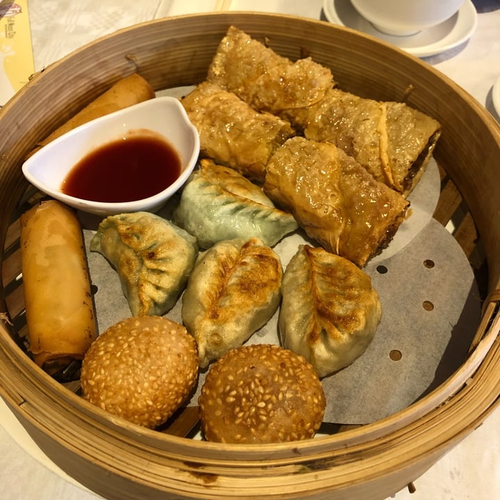 Full Moon City (Dim Sum & Cantonese cuisine) Centrum, Den Haag ...