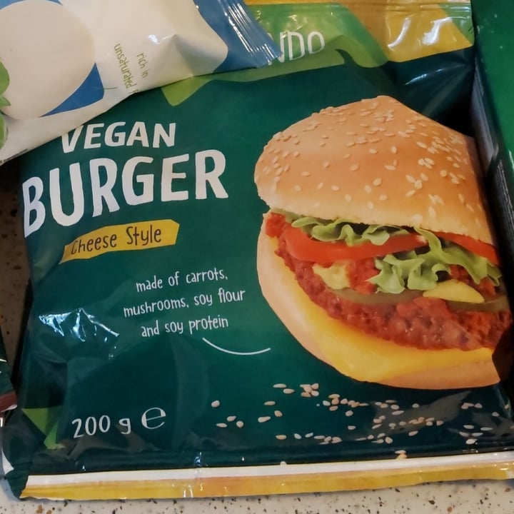 Vemondo Burger Vegan Cheese Style Review | abillion