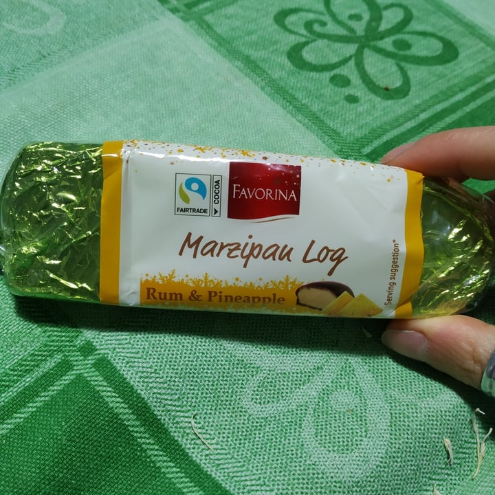 Favorina Marzipan Log Rum&Pinapple Review | abillion