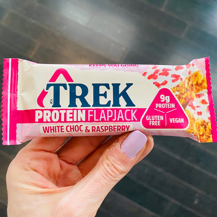 TREK White Choc & Raspberry Protein Flapjacks Review | abillion