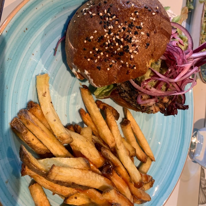 Keik Cafè Restaurant Barcelona, Spain Veggie burger Review | abillion