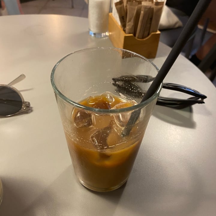 D16 Coffee Split, Croatia Iced Latte Doble Shot Review | abillion