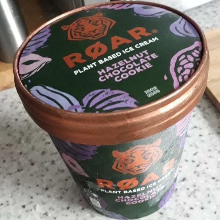 Roar Hazelnut Chocolate Cookie ice cream Review | abillion