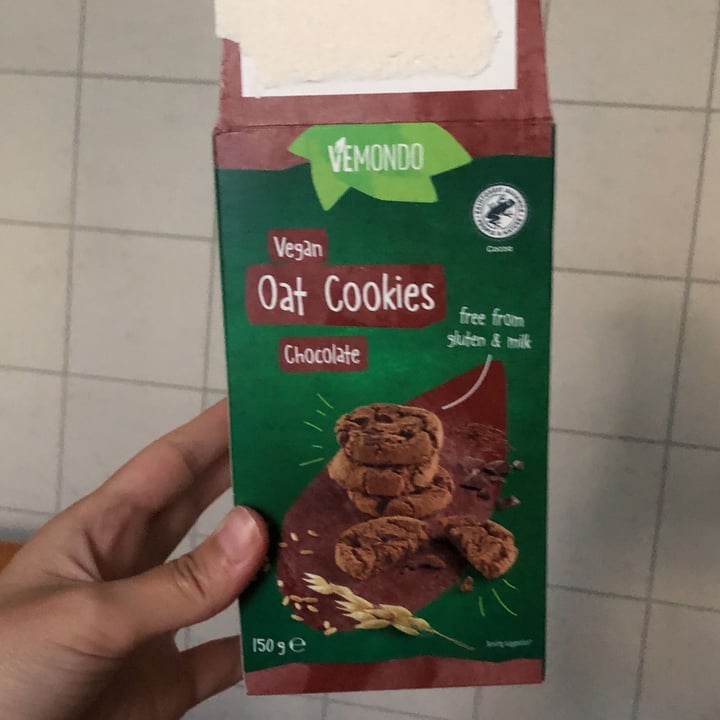 Vemondo Vegan Oat Cookies Chocolate Review | abillion