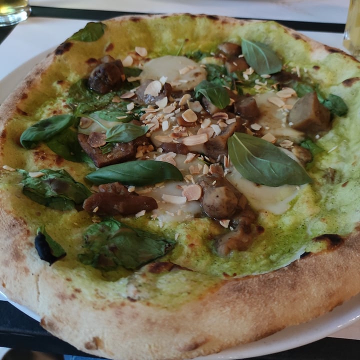 Organic Pizza and Food Milano, Italy Zucchini e porcini Review | abillion