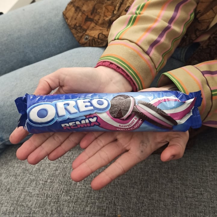 oreo vanilla & raspberry twists Review | abillion