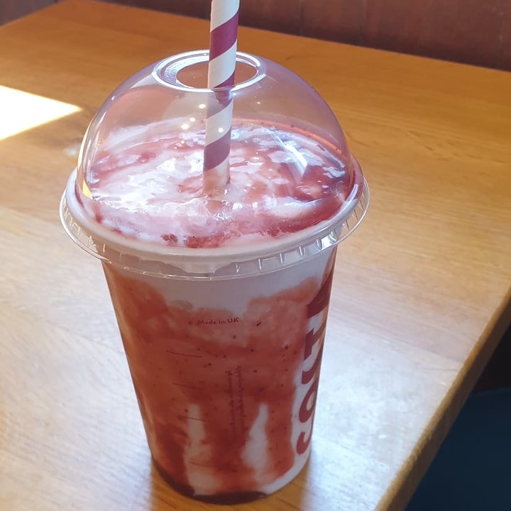 Costa Coffee Thornbury, United Kingdom Strawberry Frappe Review | abillion
