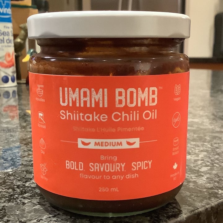 Vumami Foods Umami Bomb Shiitake Chili Oil Review | abillion