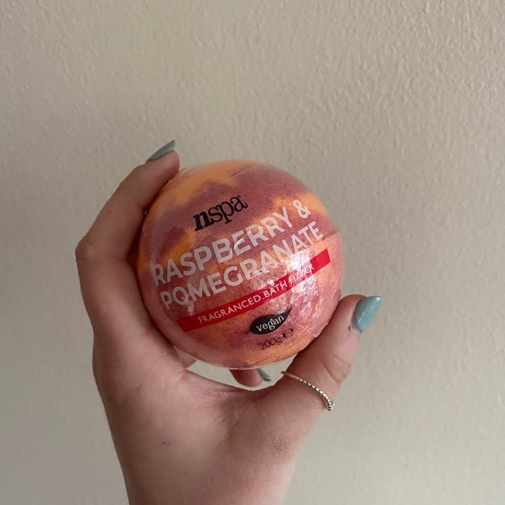 nspa Raspberry and Pomegranate Bath Fizzer Review | abillion