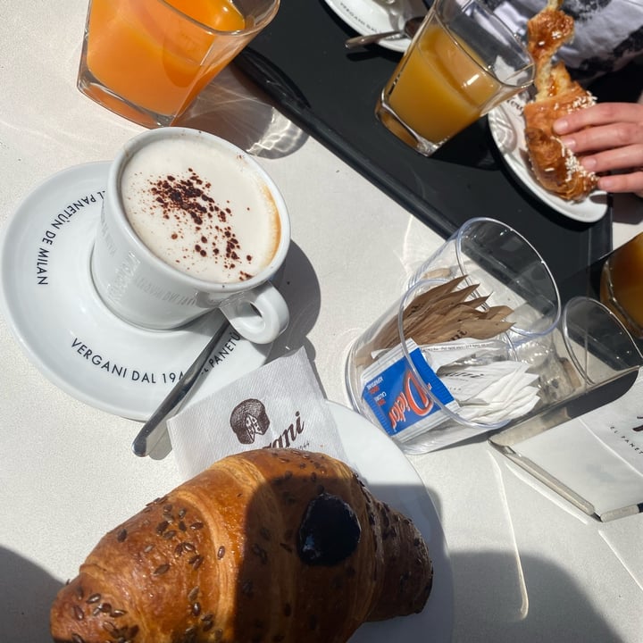 Vergani Milano, Italy Brioche Vegana alle More Review | abillion