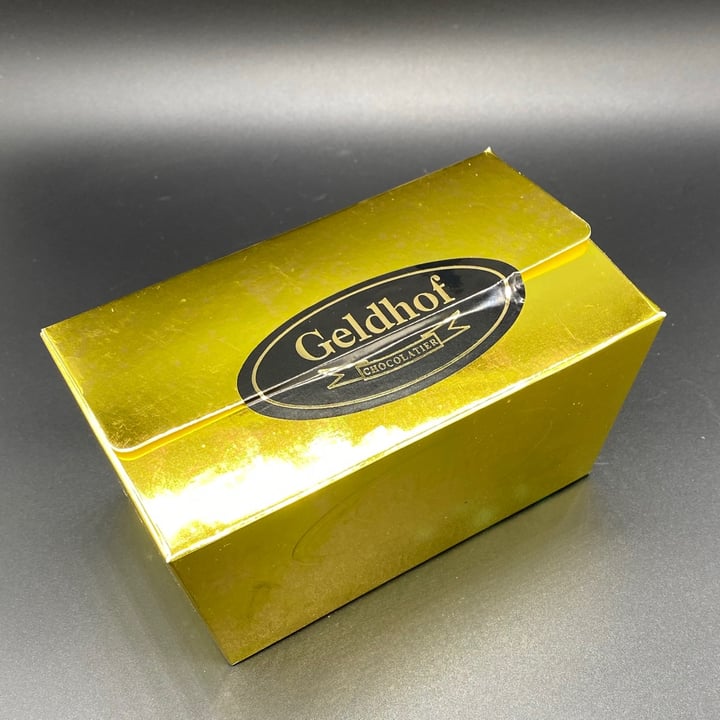 Geldhof Dark Chocolate Cherry liquors Review | abillion