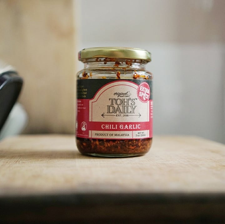 Toh's Daily Chili Garlic Extra Spicy Review | abillion