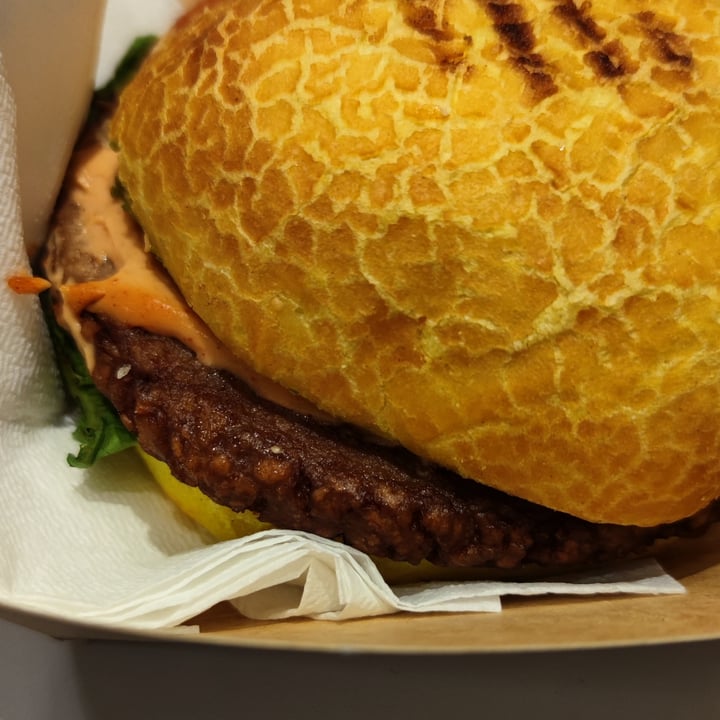 Autogrill Roma, Italy Wow burger Review | abillion