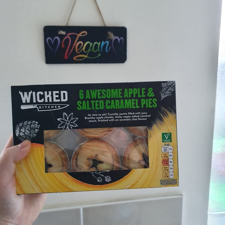 Wicked 6 Awesome Apple & Salted Caramel Pies Review | abillion