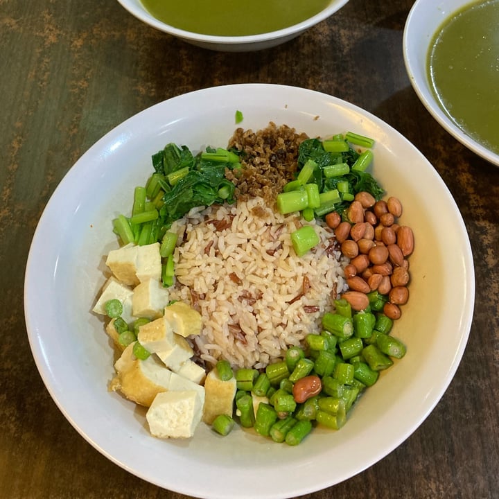 Pine Tree Cafe Bras Basah, Singapore Lei cha rice Review | abillion