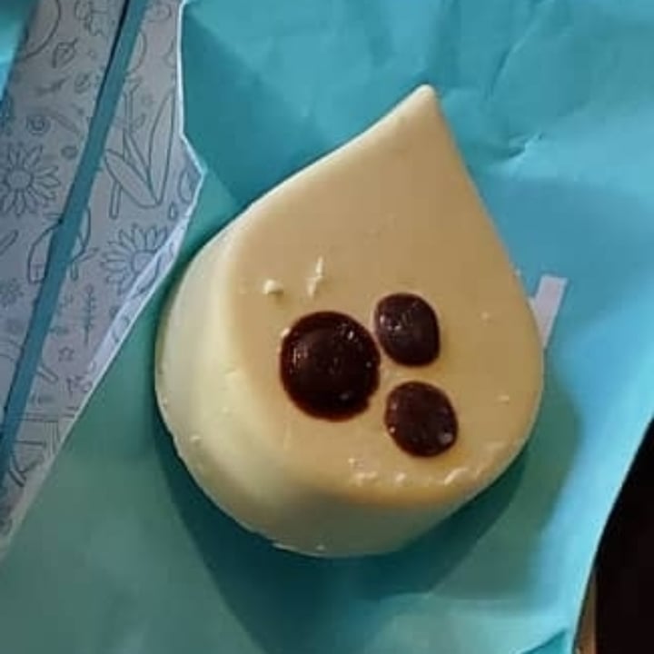 LUSH Fresh Handmade Cosmetics Coco Loco Shower Oil Review | abillion