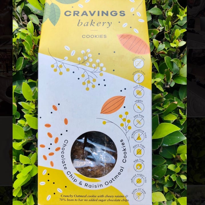 Cravings Bakery Chocolate chip & raisin oatmeal cookies Review | abillion