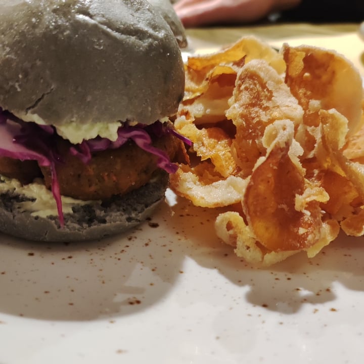 Soul Kitchen Genova, Italy Bao Buns Al Carbone Vegetale Con Burger Di ...