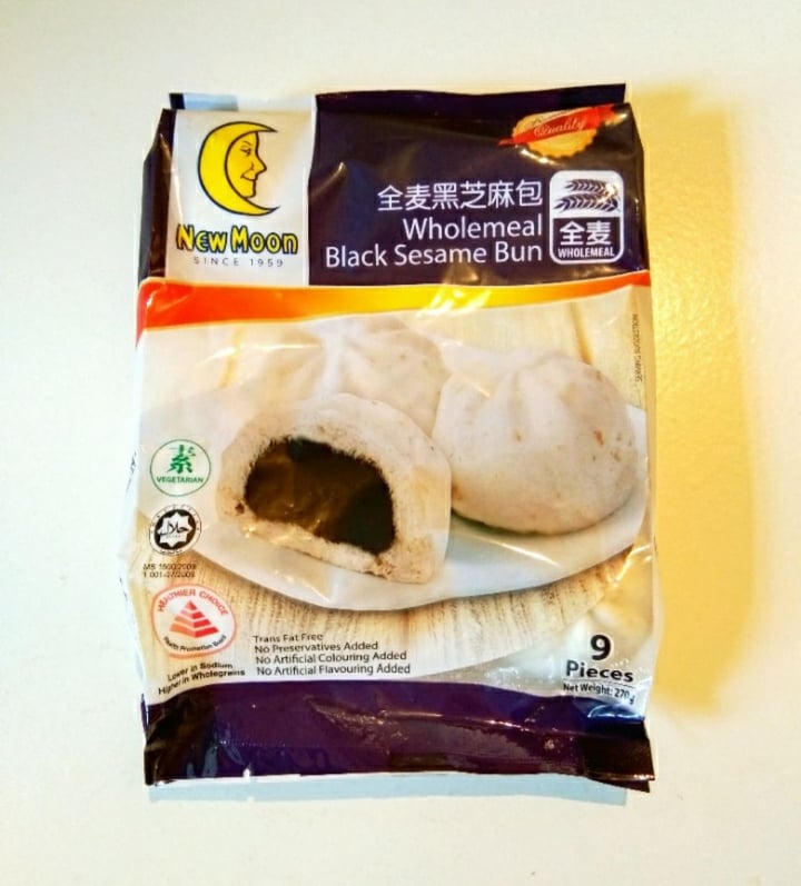 New Moon Wholemeal Black Sesame Bun Review | abillion